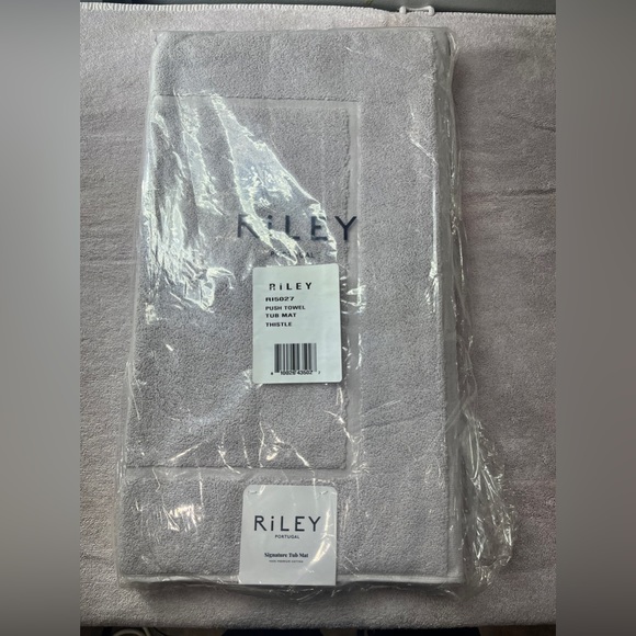 riley | Bath | Riley Signature Plush Mat | Poshmark